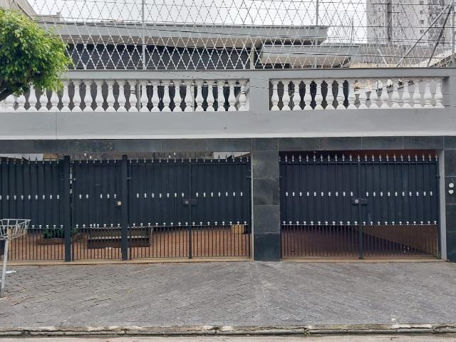 Sobrado para Aluguel com 3 quartos por R$ 5.136