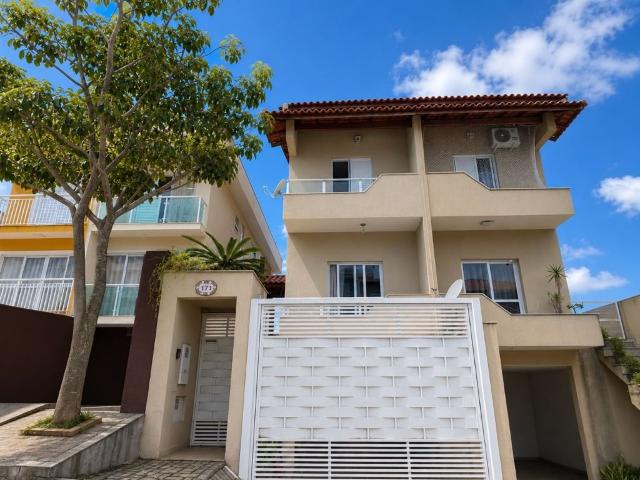 Sobrado para Aluguel com 3 quartos, 180 m² por R$ 3.800