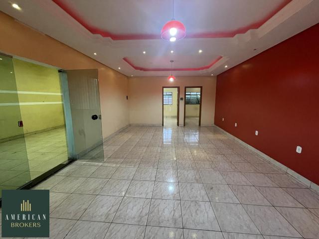 Sobrado para Aluguel com 3 quartos, 280 m² por R$ 2.000
