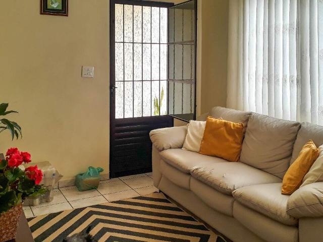 Sobrado para Aluguel com 4 quartos, 133 m² por R$ 6.000