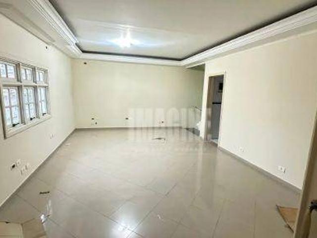Sobrado para Aluguel com 4 quartos, 250 m² por R$ 4.000