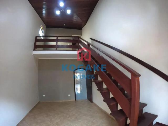 Sobrado para Aluguel com 4 quartos, 221 m² por R$ 5.900