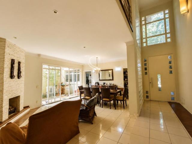 Sobrado para Aluguel com 4 quartos, 370 m² por R$ 22.000