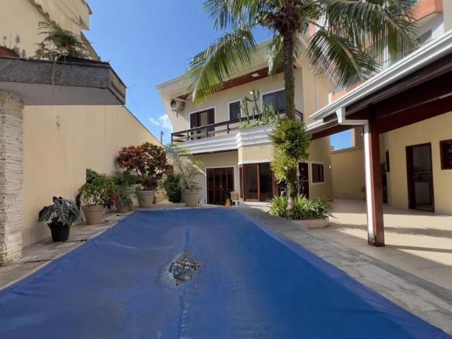 Sobrado para Aluguel com 4 quartos, 300 m² por R$ 15.000