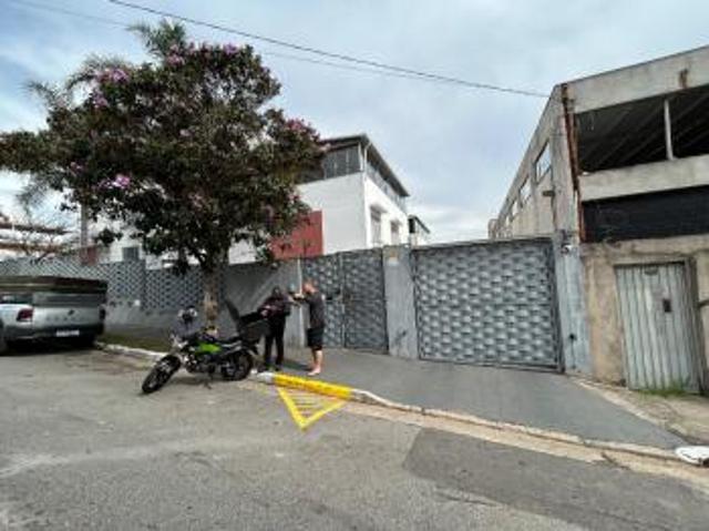 Sobrado para Aluguel por R$2.400,00/Mês com 2 dormitórios, 1 vaga e 1 banheiro Vila jacuí, São paulo / SP