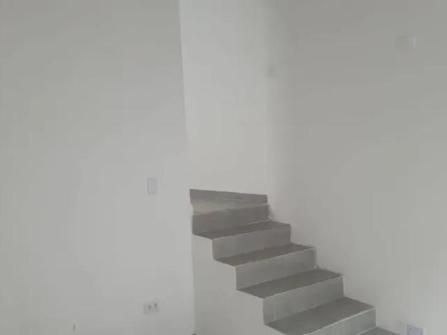 Sobrado para aluguel possui 60 metros quadrados com 4 quartos em Vila Mazzei São Paulo SP
