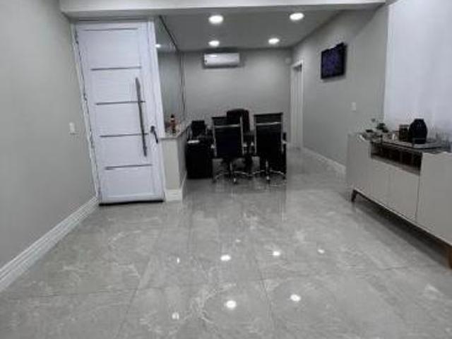 Sobrado para escritório Vila Cordeiro 180m2 / São Paulo / Contato: 11 94332 1122