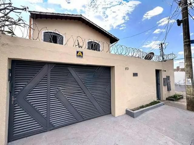 Sobrado para locação no Setor Coimbra, Goiânia GO: 4 quartos, 1 suíte, 2 salas, 3 banheiros, 2 vagas de garagem!