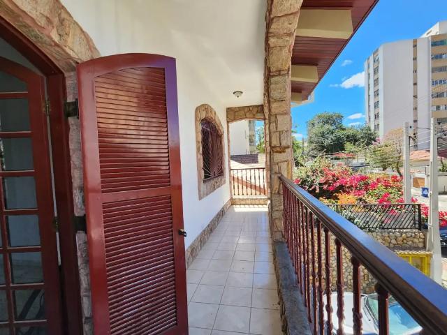 Sobrado para locação com 300m² 5 suítes, 4 quartos na Vila Ema