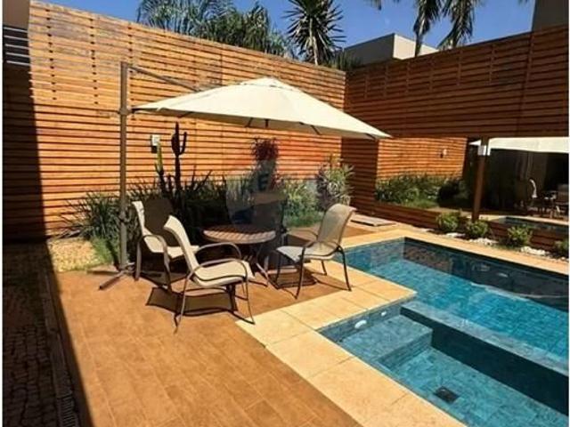 Sobrado para locação com 330m², 3 suítes, escritório, área gourmet, piscina, 4 vagas de garagem, Jardim Saint Gerard, Ribeirão Preto