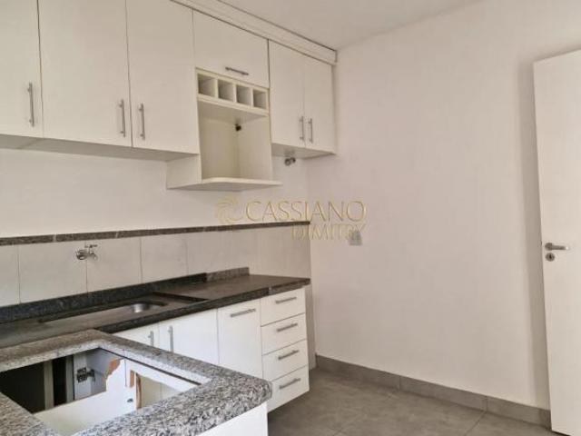 Sobrado para locação e venda de 92m² | 03 dormitórios, sendo 01 suíte e 02 vagas de garagem | Campo
