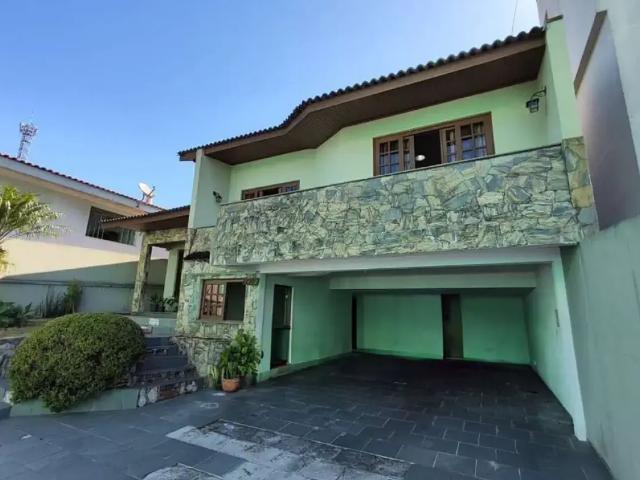 Sobrado para Locação em Campo Largo, Centro, 4 dormitórios, 1 suíte, 3 banheiros, 5 vagas