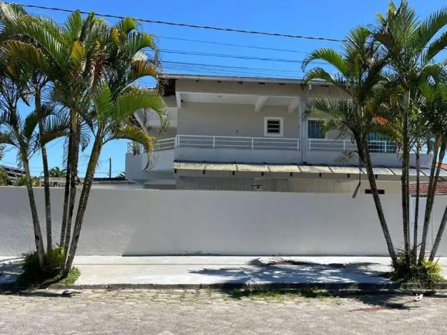 Sobrado para Locação em Guaratuba, Centro, 4 dormitórios, 4 suítes, 2 vagas