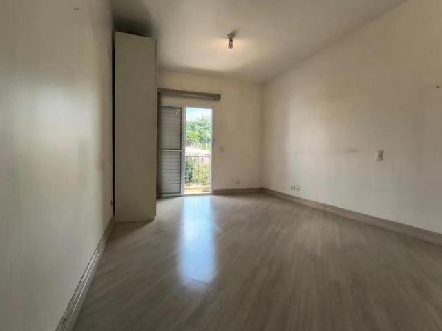 Sobrado para venda,3 dormitorios,1 suite,1lavabo,2 banheiros,proximo da lins,feiras, farmacias,trans