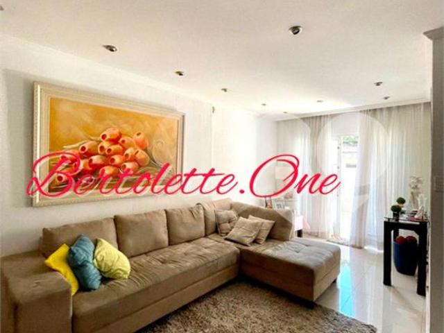 Sobrado para venda, 185 m², 3 quartos 1 suíte, quintal, varanda, 2 vagas. Água Fria. Santana
