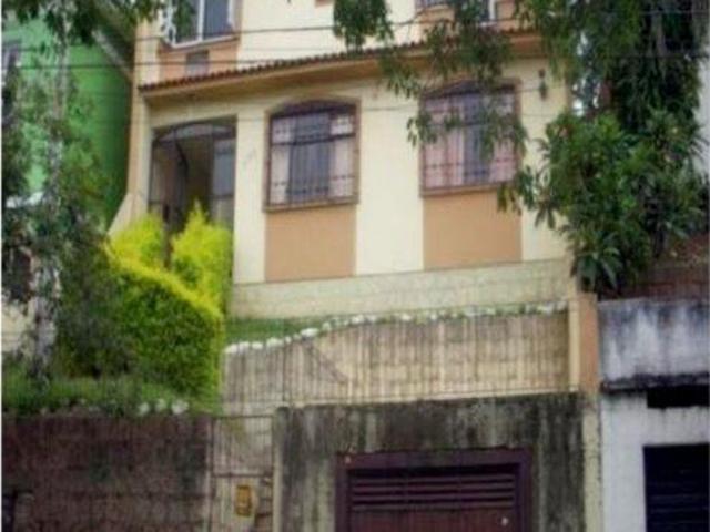 Sobrado para Venda 240m², 3 dormitórios, sendo 1 suites, 1 vaga Partenon