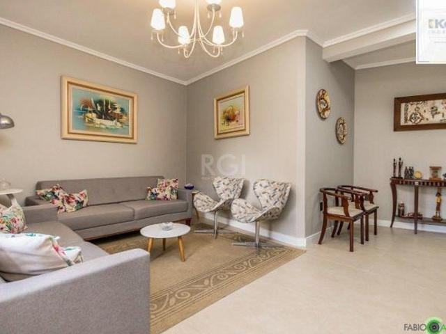 Sobrado para Venda 335m², 4 dormitórios, sendo 2 suites, 3 vagas Petrópolis