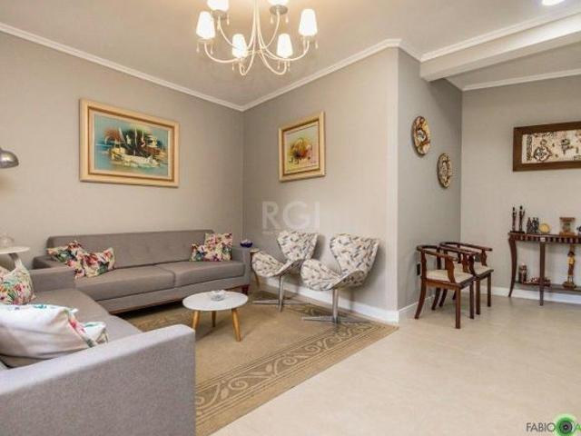 Sobrado para Venda 335m², 4 dormitórios, sendo 2 suites, 3 vagas Petrópolis
