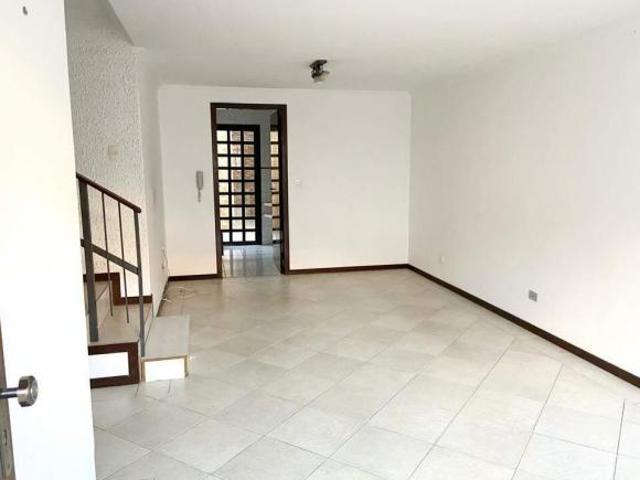 Sobrado para venda com 125 m² por R$ 640,000,00 Jardim das Américas Curitiba/PR