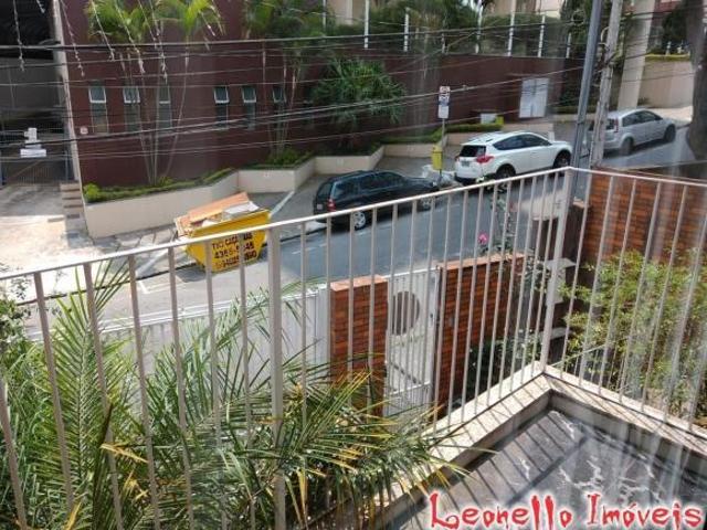 Sobrado para venda com 3 suítes e 3 vagas para uso comercial ou residencial na Vila Assunção em Sant