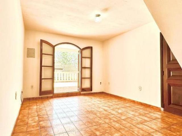 Sobrado para venda com 3 quartos, 165m²