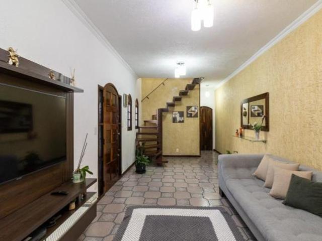Sobrado para venda com 3 quartos, 188m²