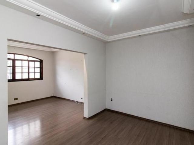 Sobrado para venda com 3 quartos, 200m²
