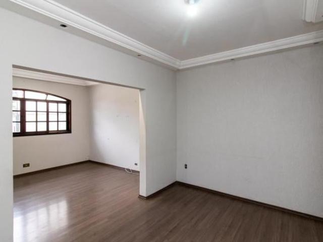 Sobrado para venda com 3 quartos, 200m²