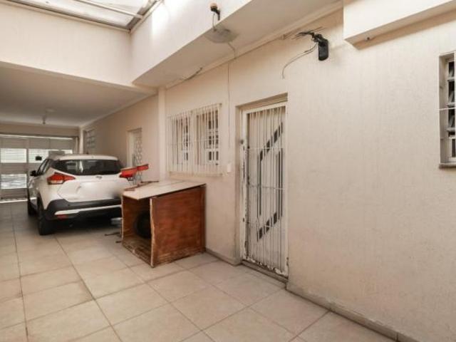 Sobrado para venda com 3 quartos, 221m²