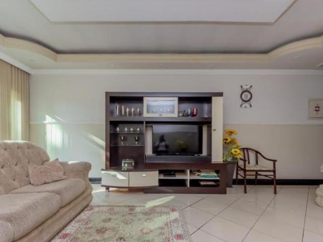 Sobrado para venda com 3 quartos, 322m²