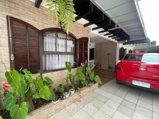 Sobrado para venda com 3 quartos em Matinhos