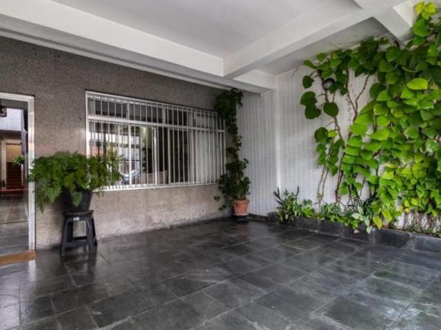 Sobrado para venda com 3 quartos, sendo 1 suíte, 160m²
