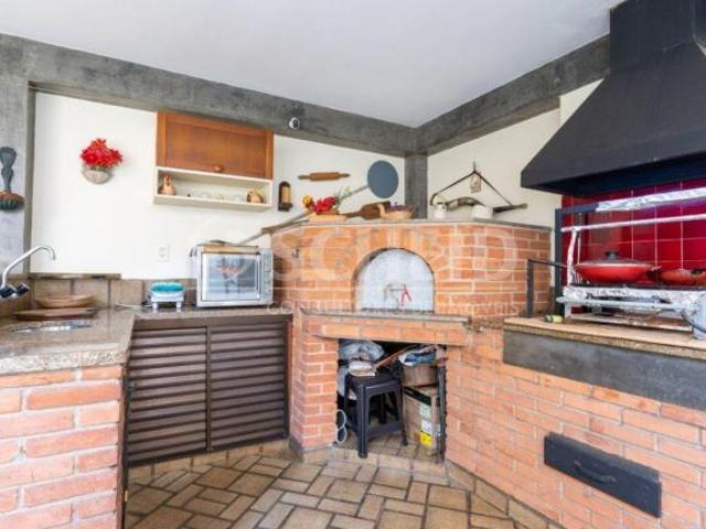 Sobrado para venda com 3 quartos, sendo 1 suíte, 173m²
