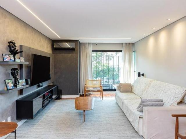 Sobrado para venda com 3 quartos, sendo 1 suíte, 186m²