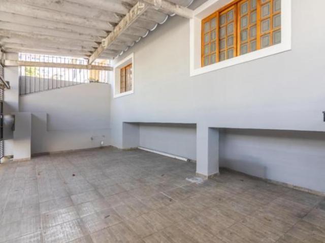 Sobrado para venda com 3 quartos, sendo 1 suíte, 191m²