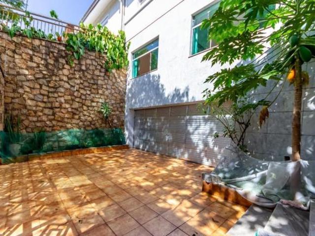 Sobrado para venda com 3 quartos, sendo 1 suíte, 197m²