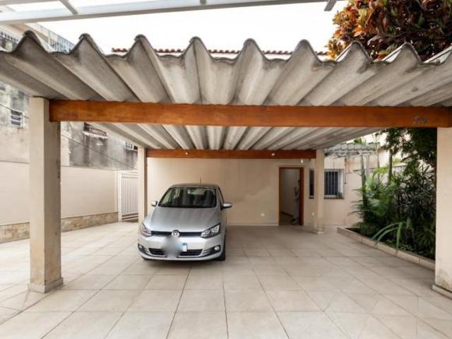 Sobrado para venda com 3 quartos, sendo 1 suíte, 110m²