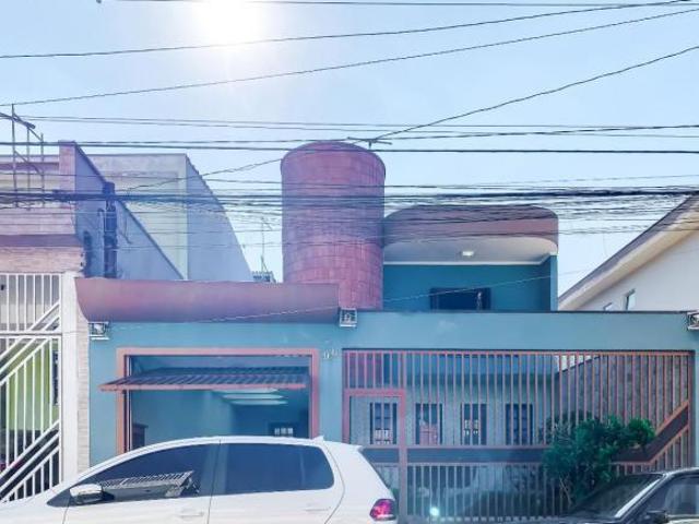 Sobrado para venda com 3 quartos, sendo 1 suíte, 200m²