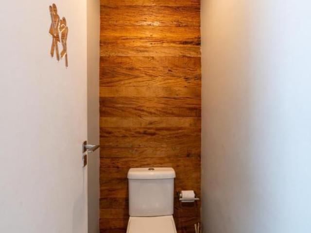 Sobrado para venda com 3 quartos, sendo 1 suíte, 220m²