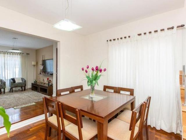 Sobrado para venda com 4 quartos, 179m²