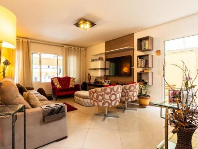 Sobrado para venda com 4 quartos, 229m²