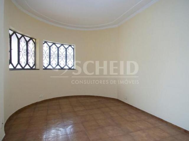 Sobrado para venda com 4 quartos, sendo 1 suíte, 170m²