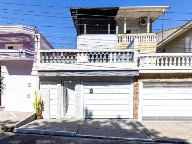 Sobrado para venda com 4 quartos, sendo 1 suíte, 172m²