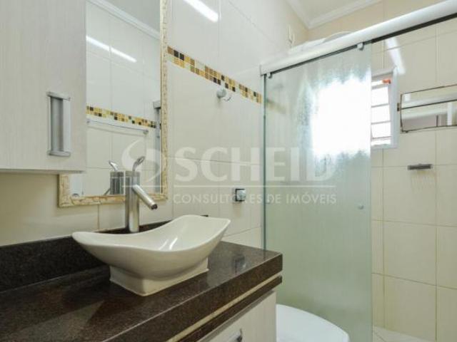 Sobrado para venda com 4 quartos, sendo 1 suíte, 201m²