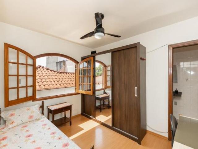 Sobrado para venda com 4 quartos, sendo 2 suítes, 207m²