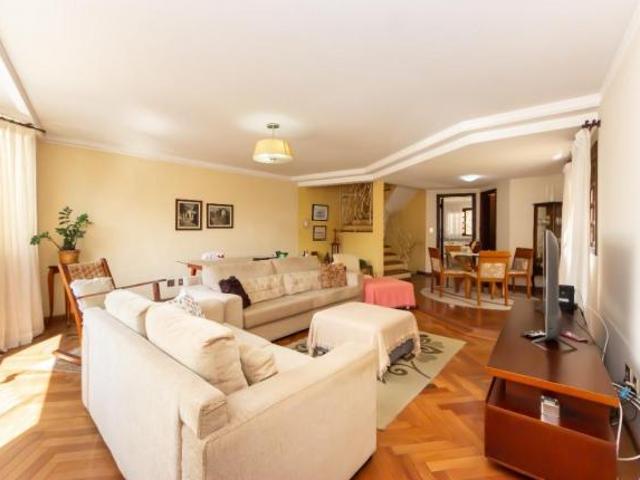 Sobrado para venda com 4 quartos, sendo 2 suítes, 280m²