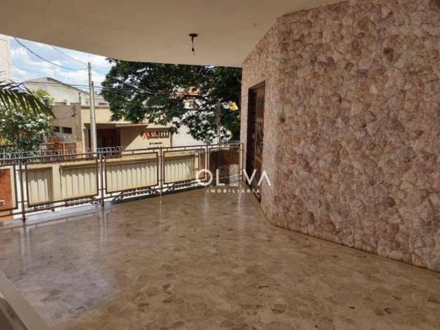 Sobrado para venda e aluguel em Boa Vista de 450.00m² com 3 Quartos, 1 Suite e 6 Garagens