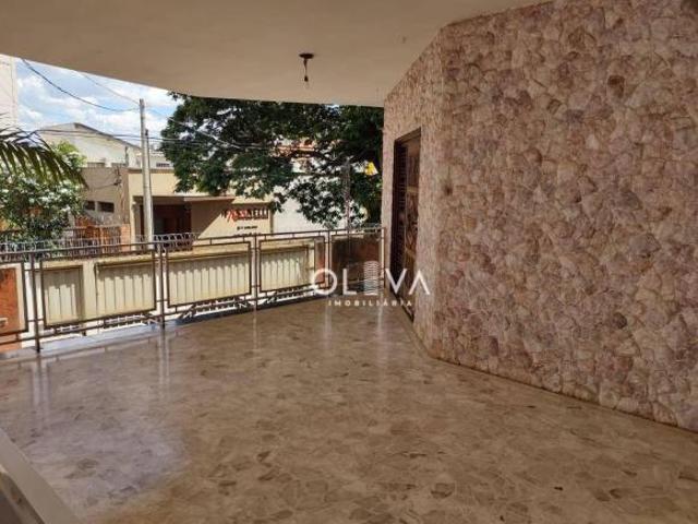 Sobrado para venda e aluguel em Boa Vista de 450.00m² com 3 Quartos, 1 Suite e 6 Garagens