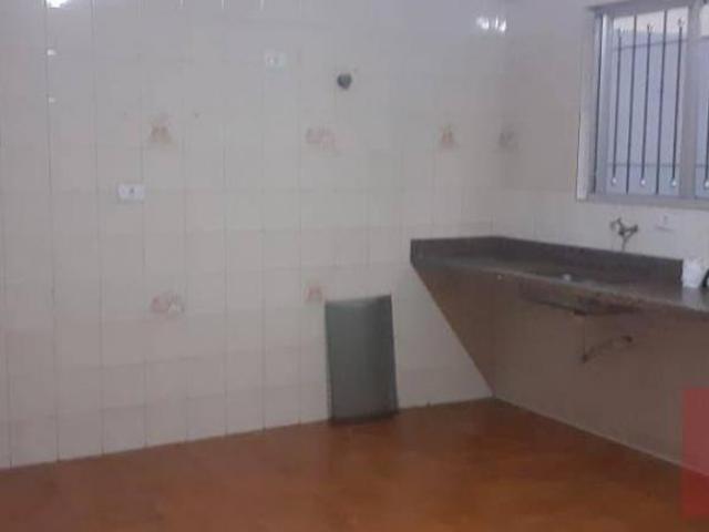 Sobrado para venda e aluguel em Centro de 351.00m² com 3 Quartos, 1 Suite e 3 Garagens