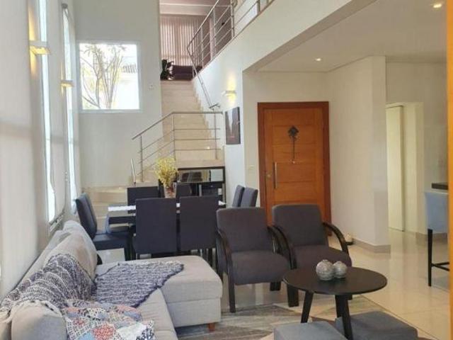 Sobrado para venda em Condomínio Yucatan de 292.00m² com 3 Quartos, 2 Suites e 4 Garagens